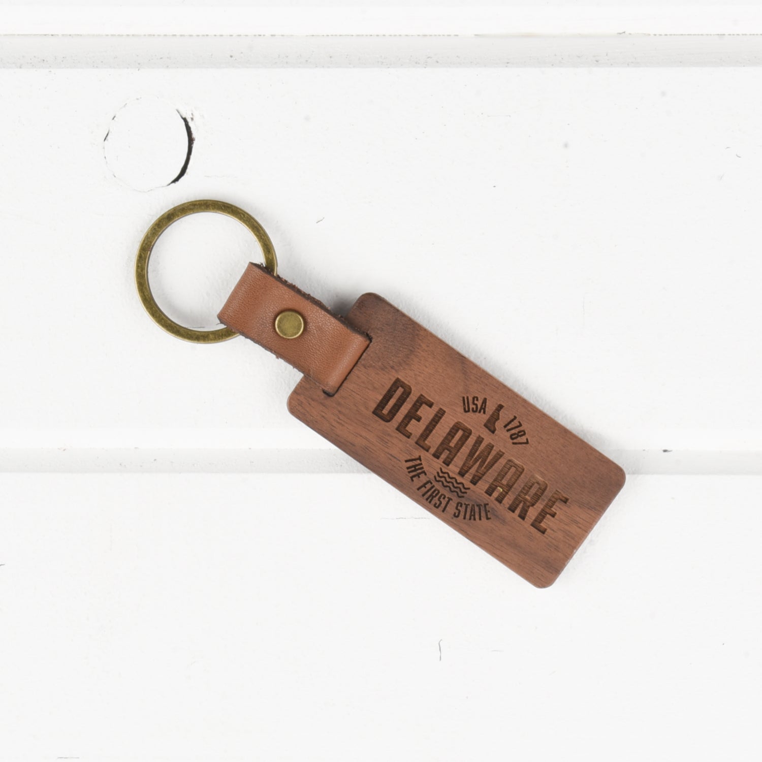 Delaware Wood/Leather Keychain – Classic State